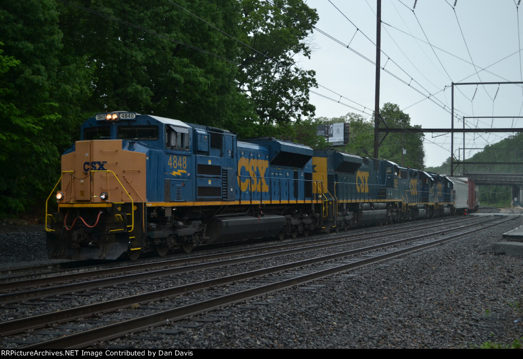 CSX SD70ACe 4848 leads Q418-23